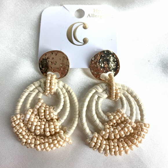 Charming Charlie | Jewelry | Newcharming Charlie Beige And Gold ...